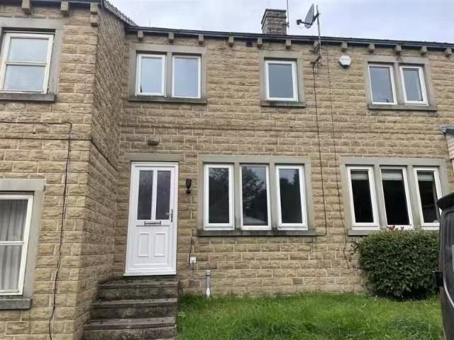 2 bedroom terraced house for rent in Moor Drive, Oakworth, BD2.