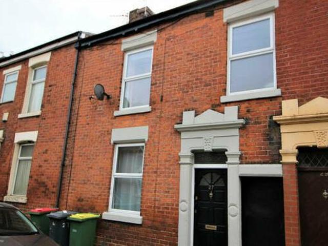 2 bedroom terraced house for rent in Moor Hall Street Preston PR1