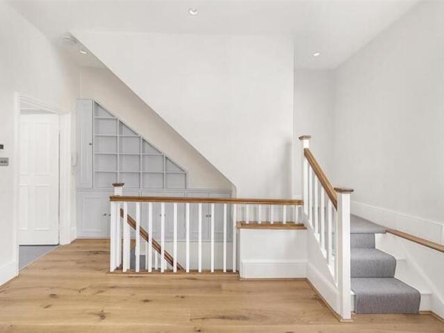 2 bedroom terraced house for rent in Moreton Terrace, SW1V