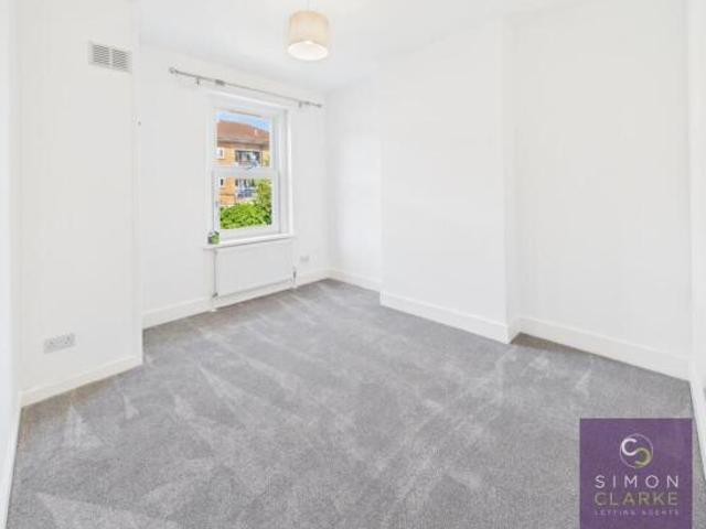 2 bedroom terraced house for rent in Moselle Avenue, London, N22