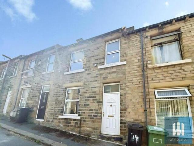 2 bedroom terraced house for rent in Moss Street, Newsome, Huddersfield, HD4