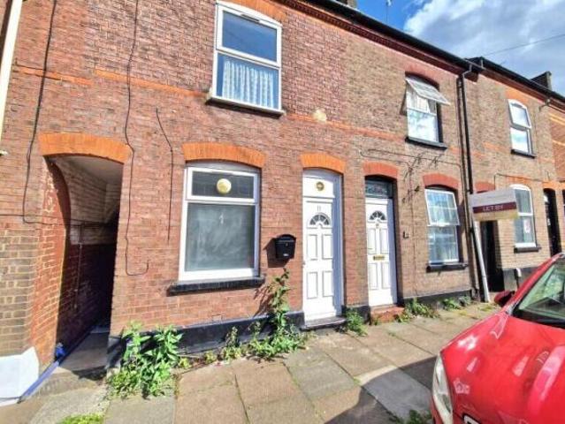 2 bedroom terraced house for rent in May Street, Luton, Beds, LU1