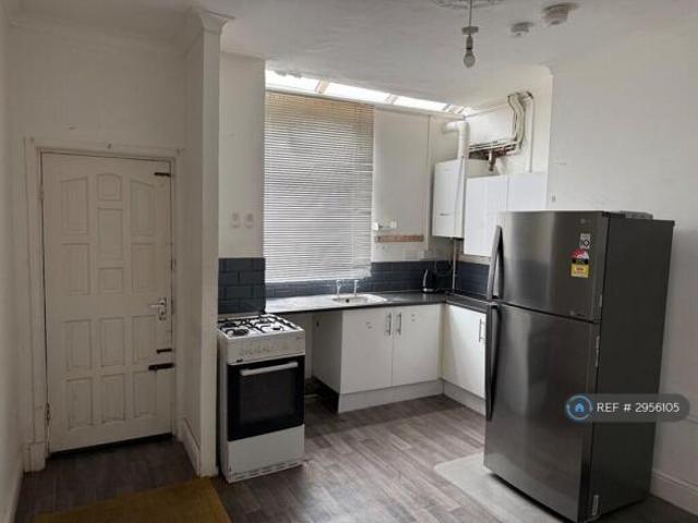 2 bedroom terraced house for rent in Maybury St, Manchester, M18