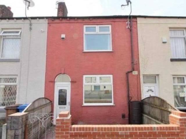 2 bedroom terraced house for rent in Manchester Road East Manchester M38
