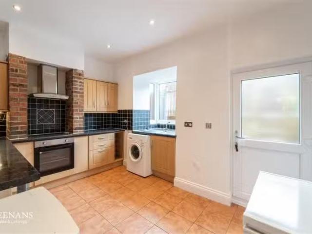 2 bedroom terraced house for rent in Manchester Road, Haslingd.