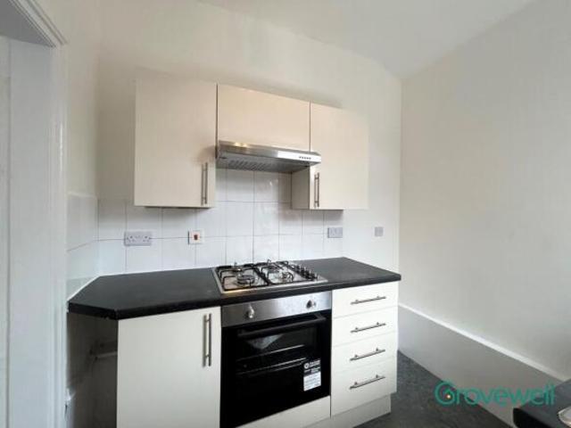 2 bedroom terraced house for rent in Manvers Street, Stockport, SK5