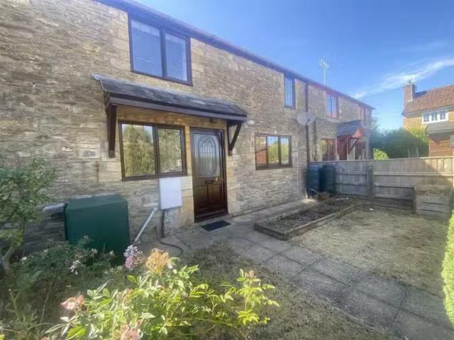 2 bedroom terraced house for rent in Marriotts Cottages, Halst.