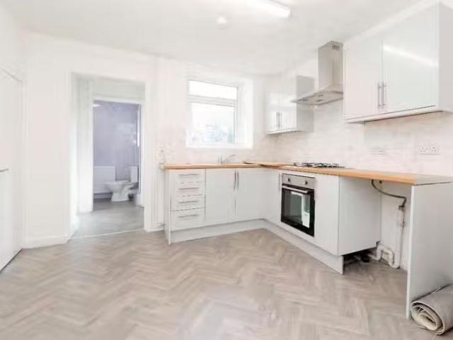 2 bedroom terraced house for rent in Mary Street, Merthyr Tydf.