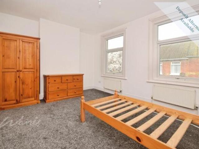 3 bedroom terraced house for rent in Mead Road Folkestone CT19