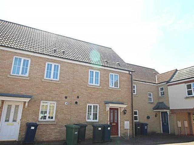 2 bedroom terraced house for rent in Meadow Rise Hinchingbrooke Park Huntingdon PE29