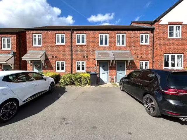 2 bedroom terraced house for rent in Meadow Way, Tamworth, Sta.