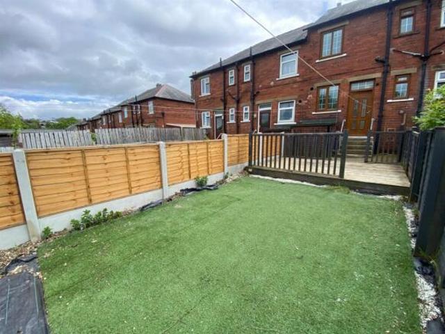 2 bedroom terraced house for rent in Mitchell Avenue, Huddersfield, HD5