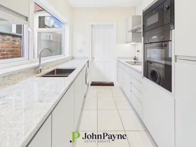 2 bedroom terraced house for rent in Mickleton Road, Earlsdon.