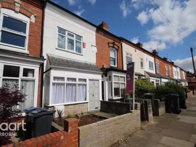 2 bedroom terraced house for rent in Midland Road, Cotteridge.