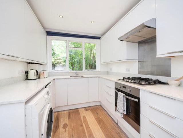 2 bedroom terraced house for rent in Mile End Place, Tower Hamlets, London, E1