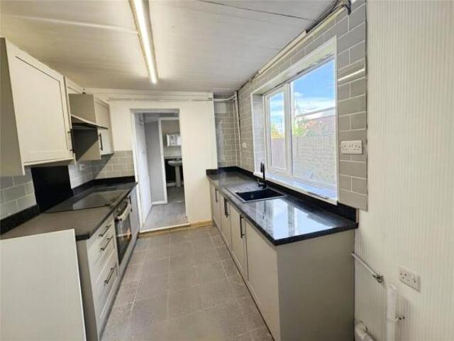 2 bedroom terraced house for rent in Milton Walk, Doncaster, South Yorkshire, DN1