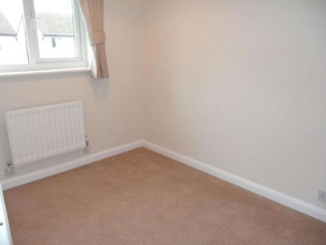 2 bedroom terraced house for rent in Muncaster Gardens, Northampton, NN4