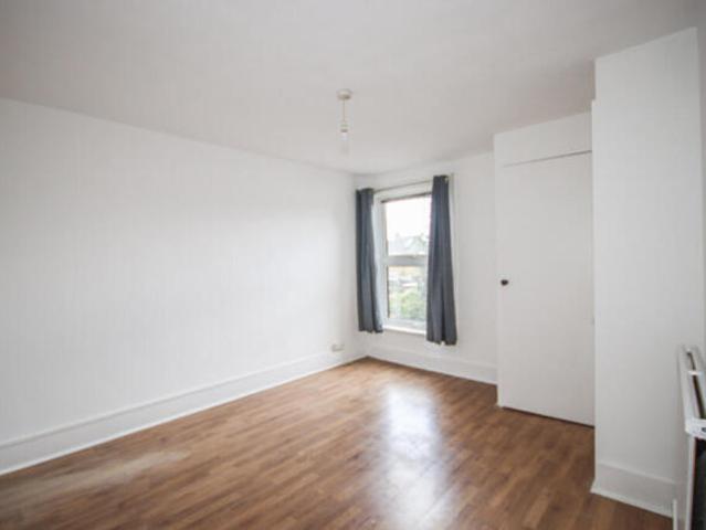 2 bedroom terraced house for rent in Murston Road, Sittingbourne, Kent, ME10
