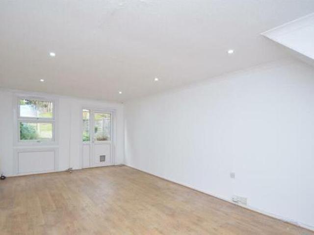 2 Bedroom Terraced House For Rent In Northwood