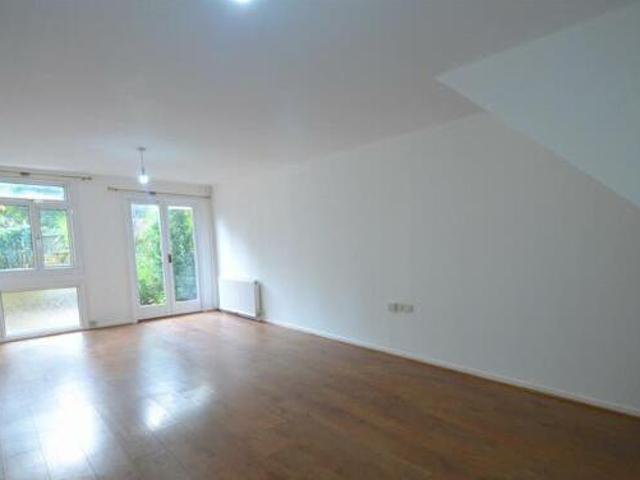 2 Bedroom Terraced House For Rent In Northwood