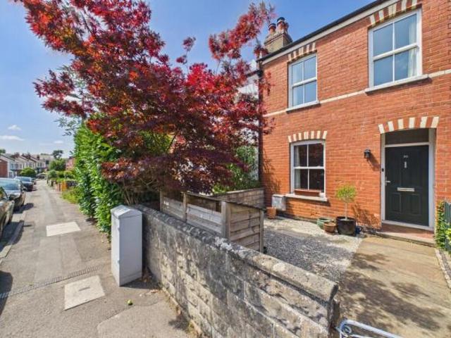 2 bedroom terraced house for rent in Naunton Lane, GL53 7BH, GL53