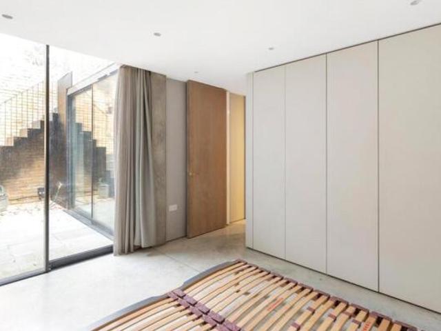 2 bedroom terraced house for rent in Nascot Street, London, W12