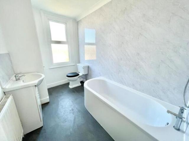 2 bedroom terraced house for rent in Nash Court Gardens, Margate, CT9