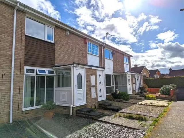 2 bedroom terraced house for rent in Netherton Close, Chester.