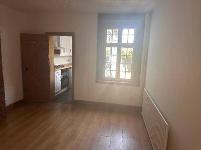 2 bedroom terraced house for rent in New Road, Orpington, Kent, BR6 0DX, BR6