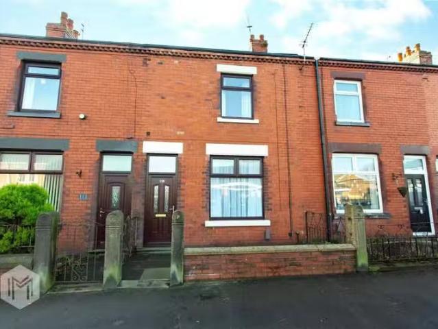 2 bedroom terraced house for rent in New Street, Blackrod, Bol.