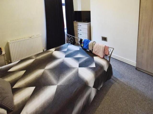 2 bedroom terraced house for rent in Newfield Street, Tunstall, ST6