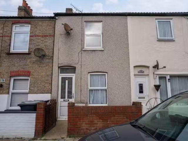 2 bedroom terraced house for rent in Nelson Road, Northfleet.