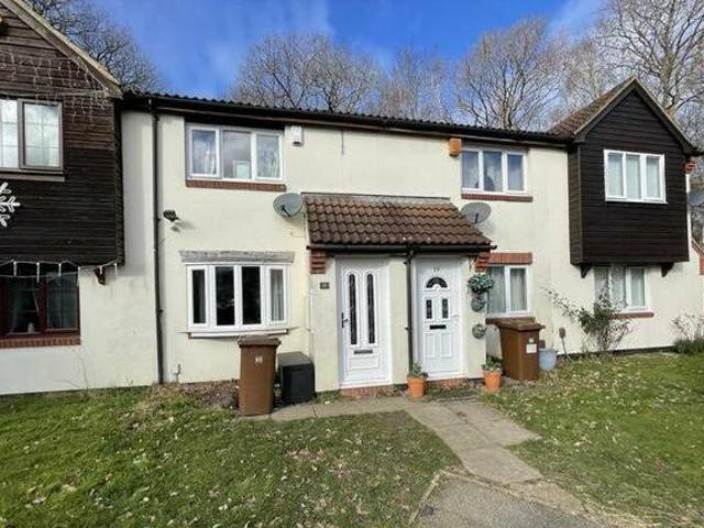 2 bedroom terraced house for rent in Nicklaus Drive Chatham ME5