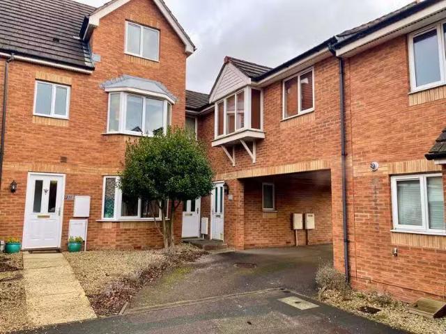 2 bedroom terraced house for rent in Snowberry Close, Bradley.