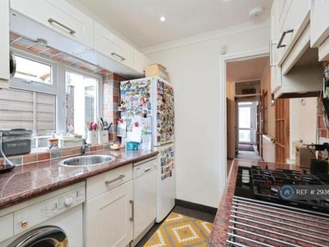 2 bedroom terraced house for rent in Souldern St, Watford, WD18