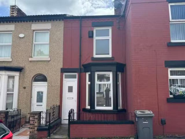 2 bedroom terraced house for rent in Southwick Road, Tranmere.