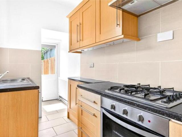2 bedroom terraced house for rent in South View Road, N8