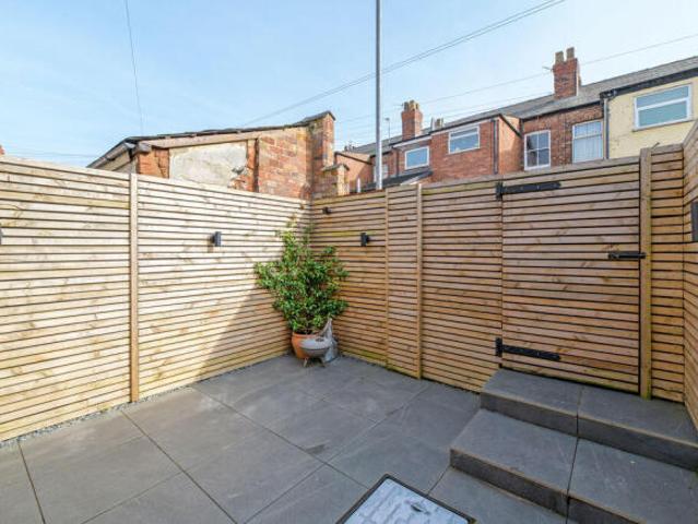 2 bedroom terraced house for rent in Southern Street, Stockton Heath, WA4