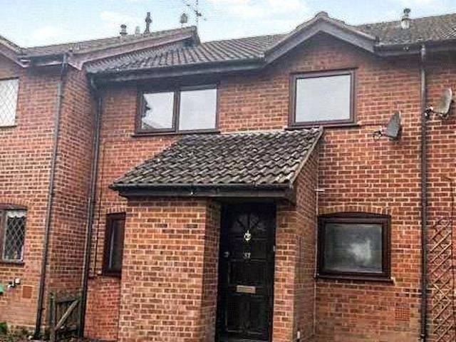 2 bedroom terraced house for rent in Sorrells Close Chineham Basingstoke RG24