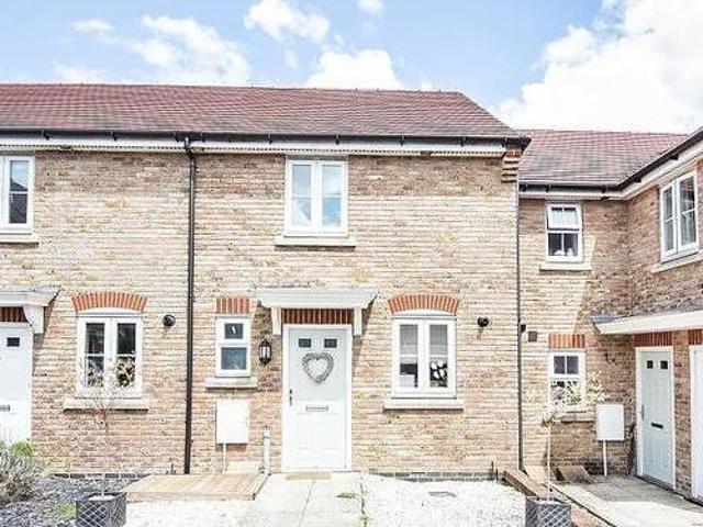 2 bedroom terraced house for rent in Saddlers Close Billingshurst RH14
