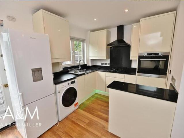 2 bedroom terraced house for rent in Sapphire Close, Dagenham, RM8