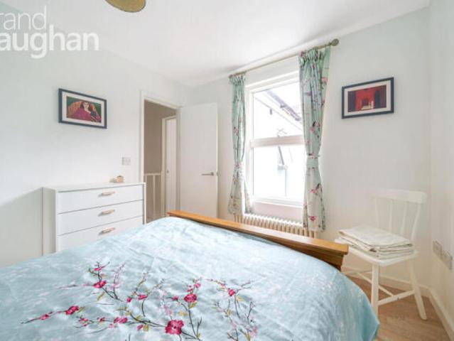 2 bedroom terraced house for rent in Scotland Street, Brighton, East Sussex, BN2