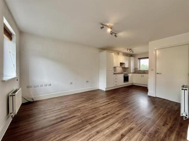 2 bedroom terraced house for rent in Seasons Courtyard, Michaelmas Street, Staithes Southbank, NE8