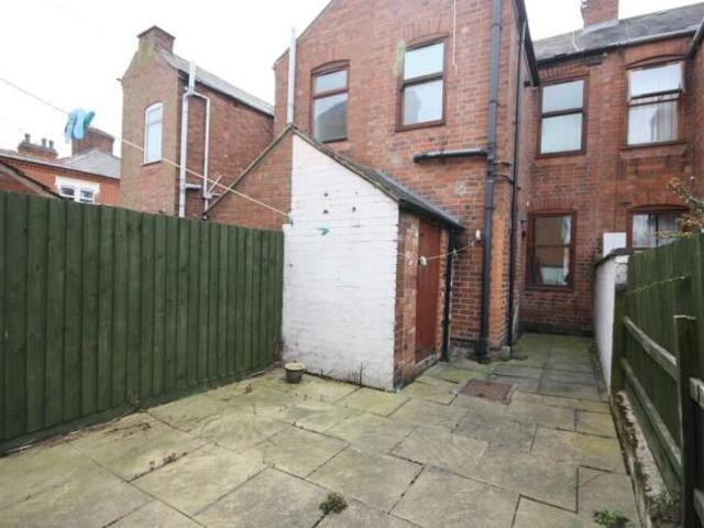2 bedroom terraced house for rent in Shaftesbury Road, Leicester, LE3