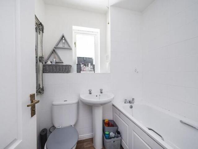 2 bedroom terraced house for rent in Shalbourne Square, Hackney, London, E9