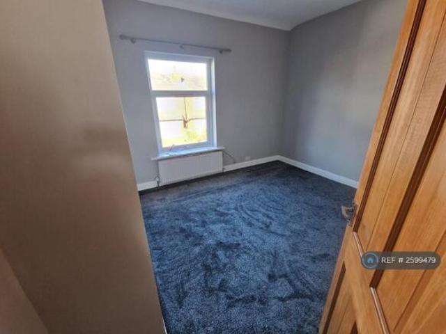 2 bedroom terraced house for rent in Sharples St, Stockport, SK4