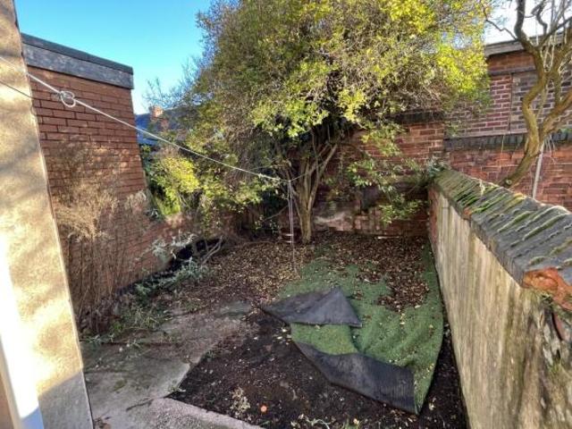 2 bedroom terraced house for rent in Silverdale Road, Basford, Nottingham, NG7