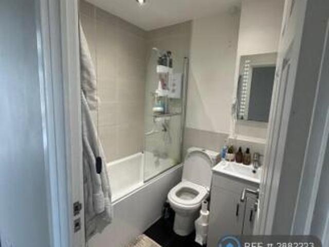 2 bedroom terraced house for rent in Siskin Close, Bushey, WD23