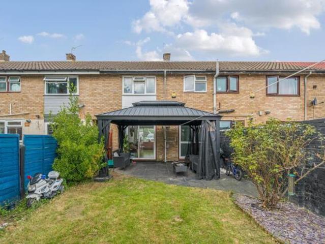 2 bedroom terraced house for rent in Slough, Berkshire, SL2