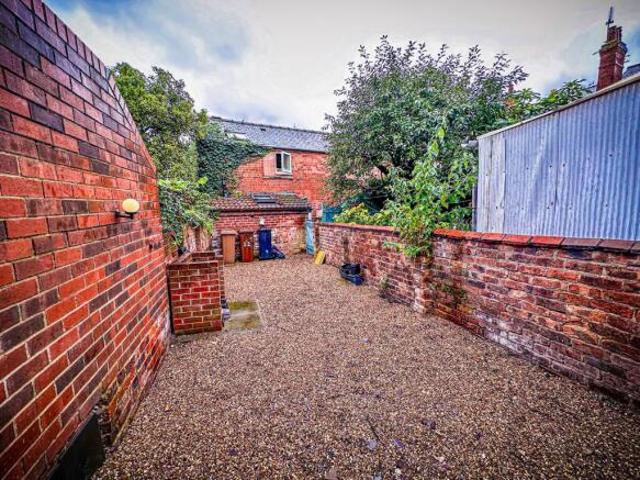2 bedroom terraced house for rent in Spa Buildings, LINCOLN, LN2